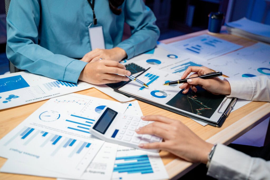 Demand Planning vs Forecasting: Their Key Differences