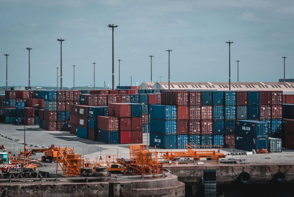 Transloading vs Cross Docking: Definitions, Advantages, and How to ...